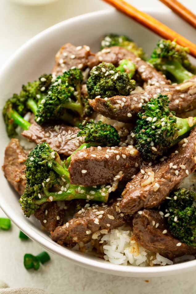 Beef with Garlic Sauce and Broccoli - Easy Healthy Recipes