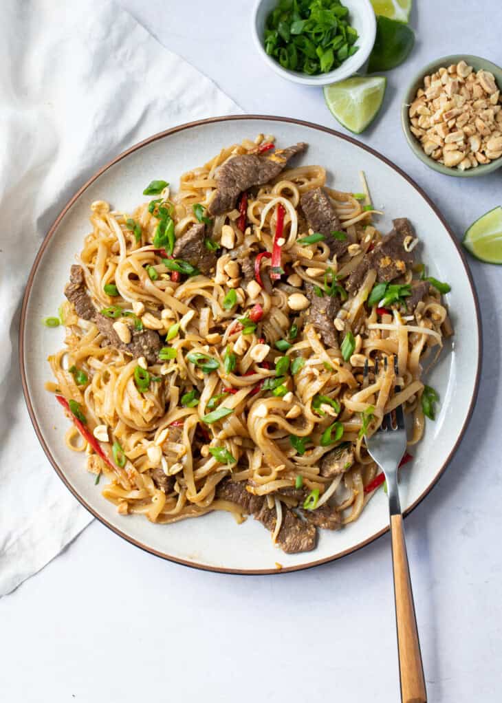 Beef Pad Thai - Easy Healthy Recipes